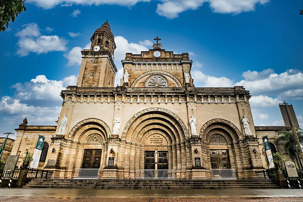 Exploring the Enchanting Walls of Intramuros in Manila - O'Carra Media